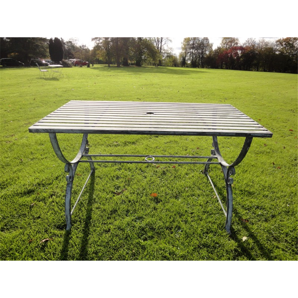 galvanised-rectangular-table-waterperry-gardens-oxfordshire-garden